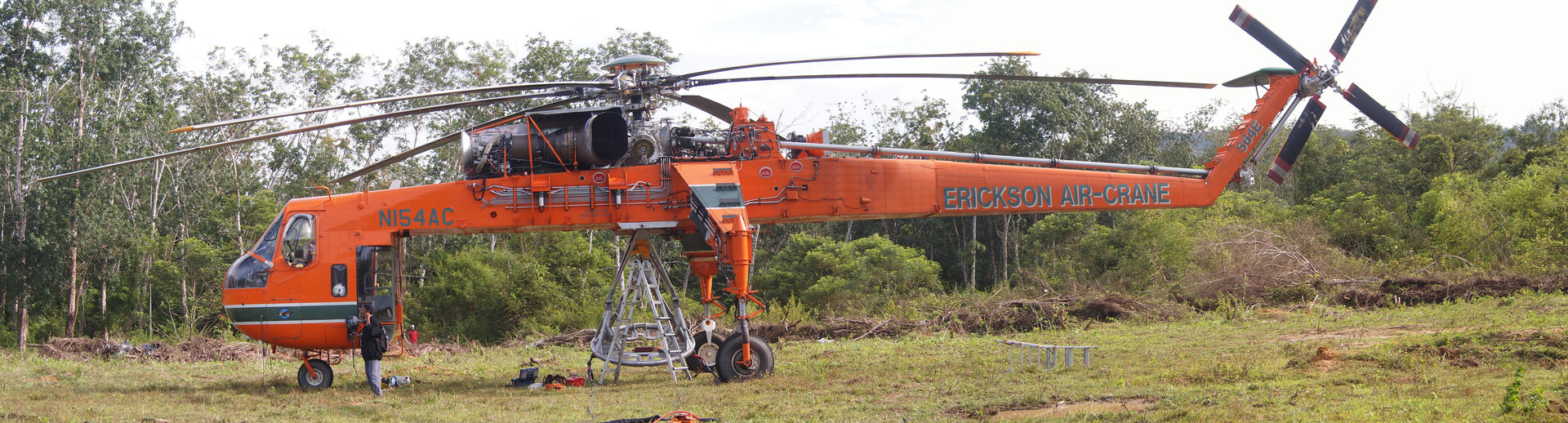 The Sikorsky S-64 Skycrane: The Helicopter That Carries the World ...